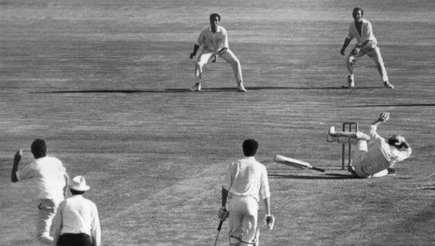 Ashes 1970-71: John Snow fells Terry Jenner; England almost forfeit ...