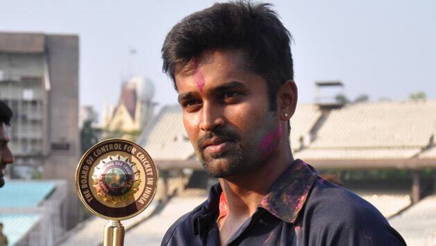 IPL 2015: Vinay Kumar, Unmukt Chand to play for Mumbai Indians ...