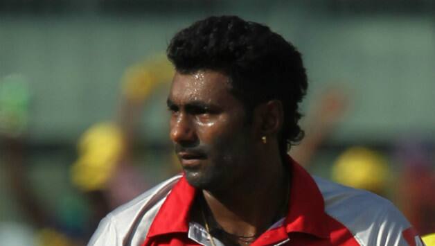 Delhi vs Saurashtra, Rani Trophy 2014-15: Parvinder Awana, Sumit Narwal ...