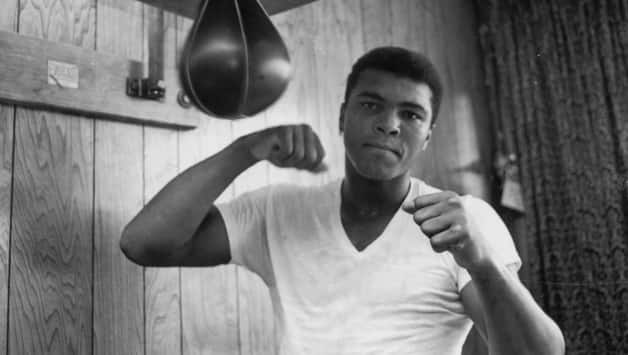 Cricketers pay tribute to boxing legend Muhammad Ali - Cricket Country
