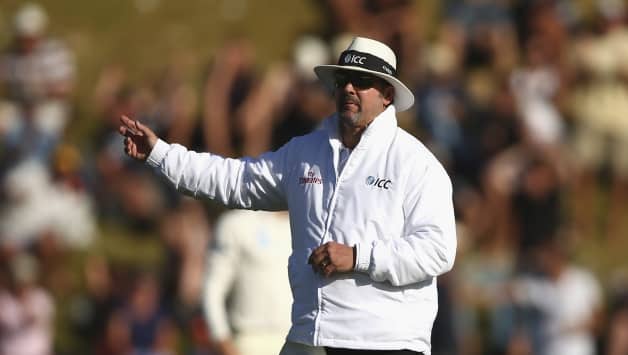 Umpire Richard Illingworth hospitalised - Cricket Country