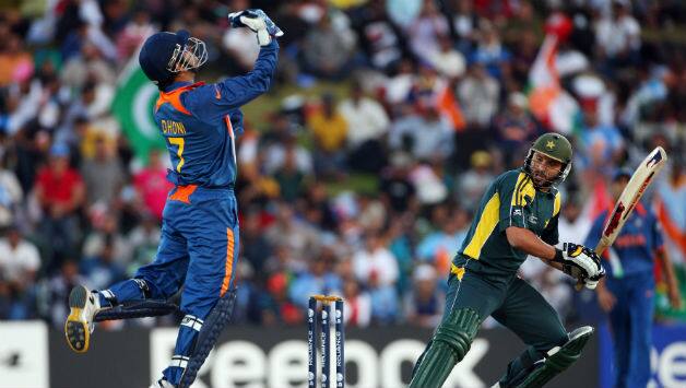 MS Dhoni greeted with chants of 'Boom, Boom Afridi' during Kashmir ...