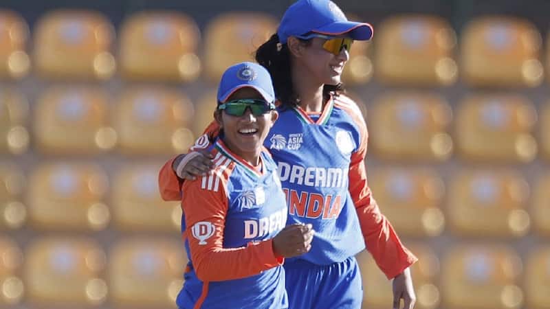 Womens T20 Asia Cup: नेपाल को हराकर सेमीफाइनल में पहुंची टीम इंडिया ...