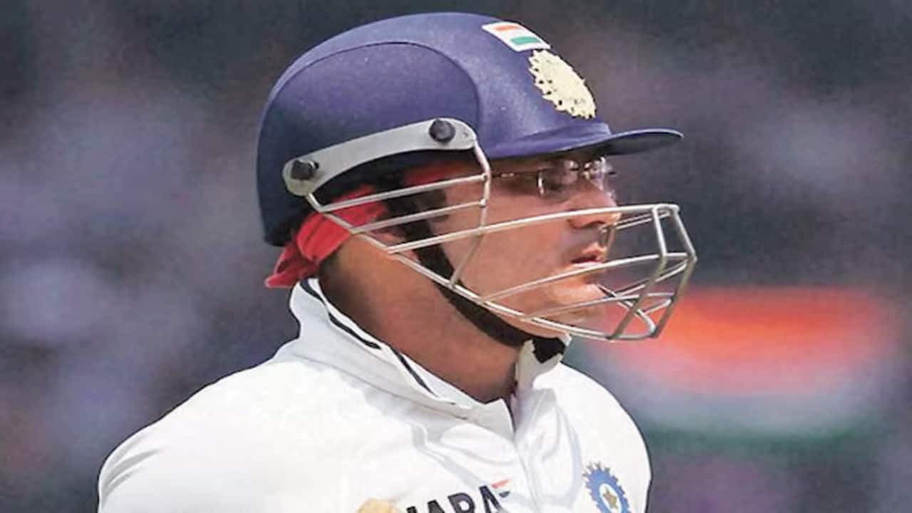 5 famous cricketers who have played matches wearing spectacles