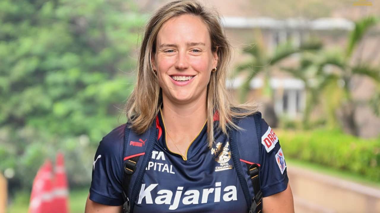 Elegance Meets Skill: The 5 Most Stunning Women Cricketers of 2024
