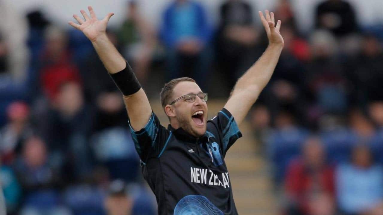 Top 5 left-handed bowlers with the most wickets in international cricket