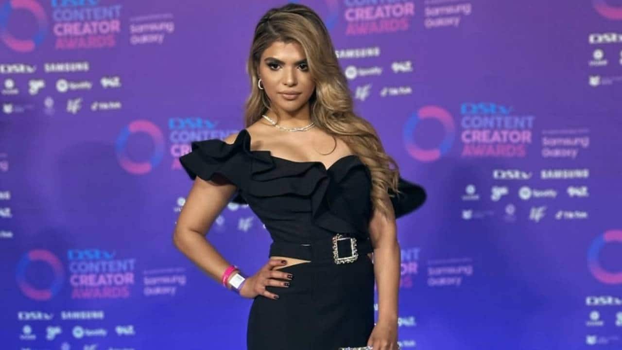 Meet Aisha Baker, wife of South Africa star cricketer who embraced ...