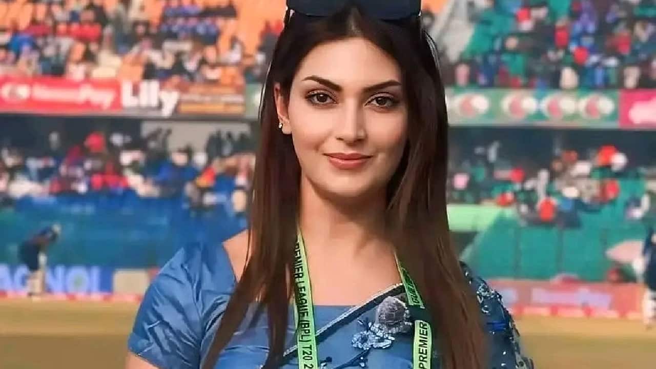 Meet Yesha Sagar: Beautiful sports anchor, but got Legal notice for…