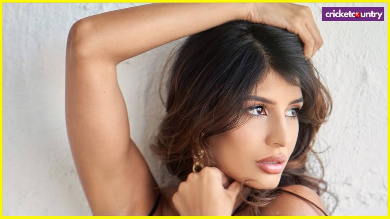 भारत-पाकिस्तान मैच में दिखीं हार्दिक पांड्या की rumoured गर्लफ्रेंड, जानिए कौन हैं जैस्मीन वालिया