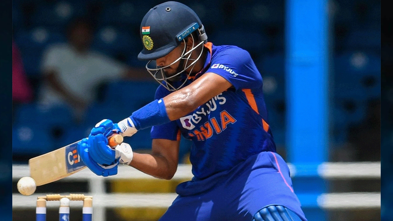 Shreyas Iyer surpasses Virat Kohli: Fastest Indian to reach 25 fifty ...