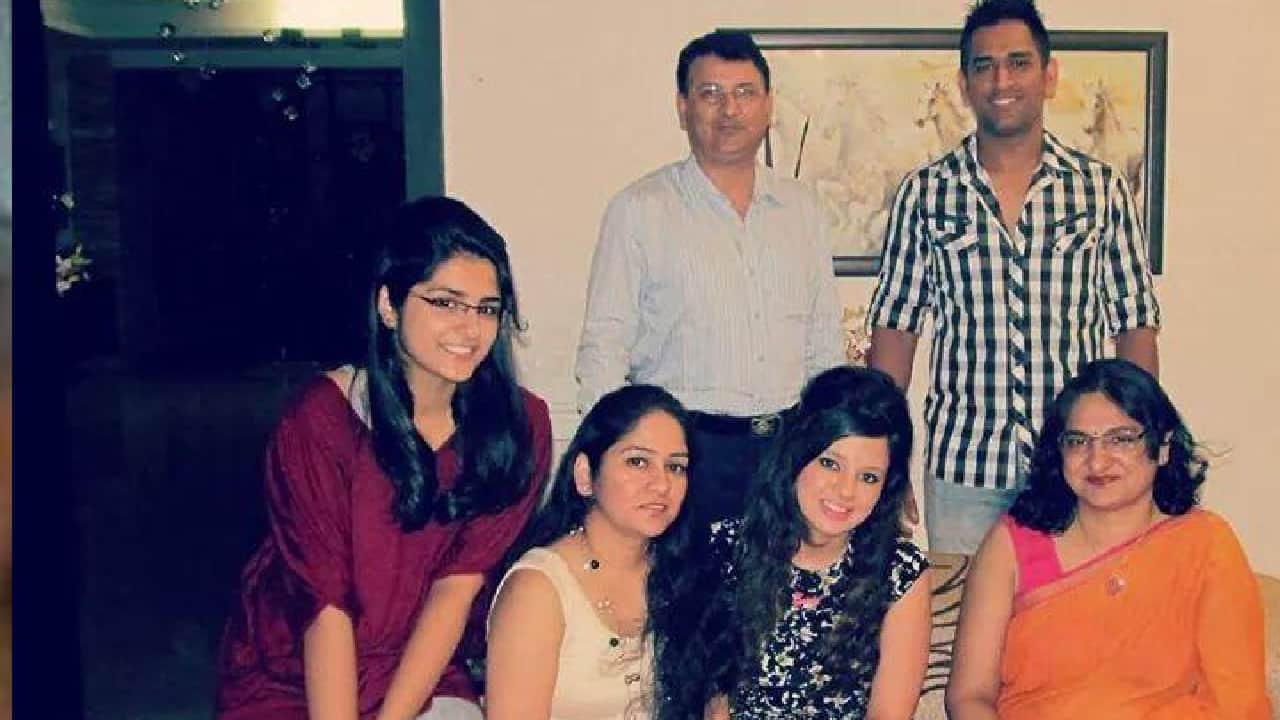 Meet Dhoni's sister Jayanti Gupta, she is married to CSK star's best friend, her husband's name ...