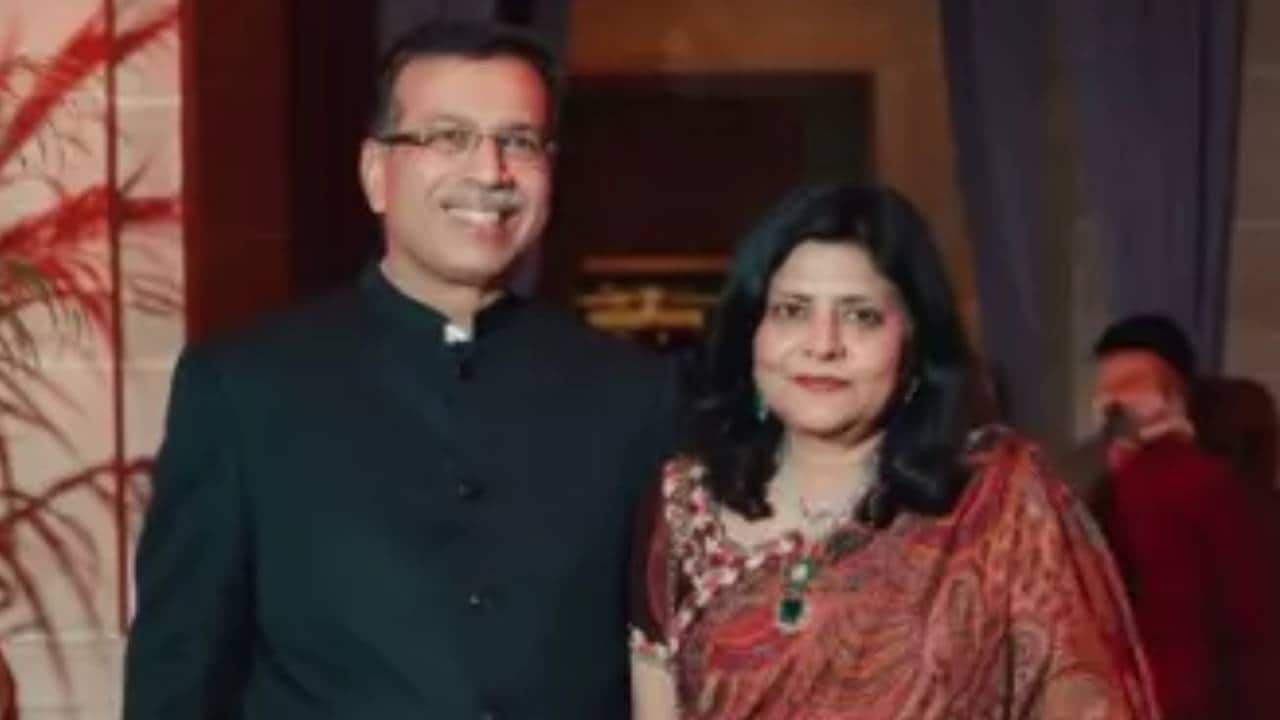 Who is wife of LSG team owner which is captained by Rishabh Pant, she ...