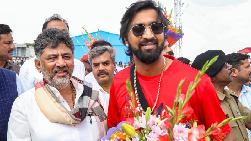 Fans give a warm and cheerful welcome as IPL 2025 winners RCB reach ...