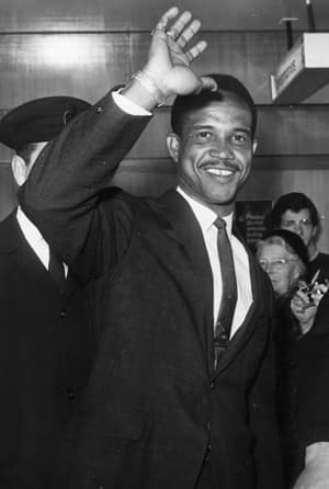 Garry Sobers equals world record of taking six catches in a Test match ...