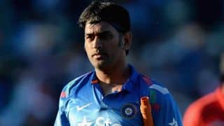 MS Dhoni honours Indian Hockey goalkeeper PR Sreejesh on behalf of KCA