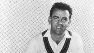 Bobby Simpson forgets to inform opposition that they have to follow on